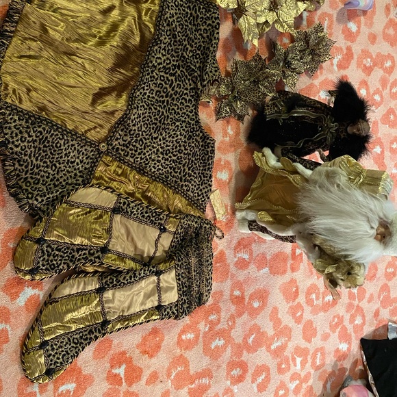 Hobby Lobby | Holiday | Gorgeous Leopard Print And Gold Set | Poshmark